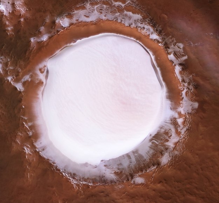 Satelitul de pe Marte a realizat imagini uimitoare a unui crater masiv ...